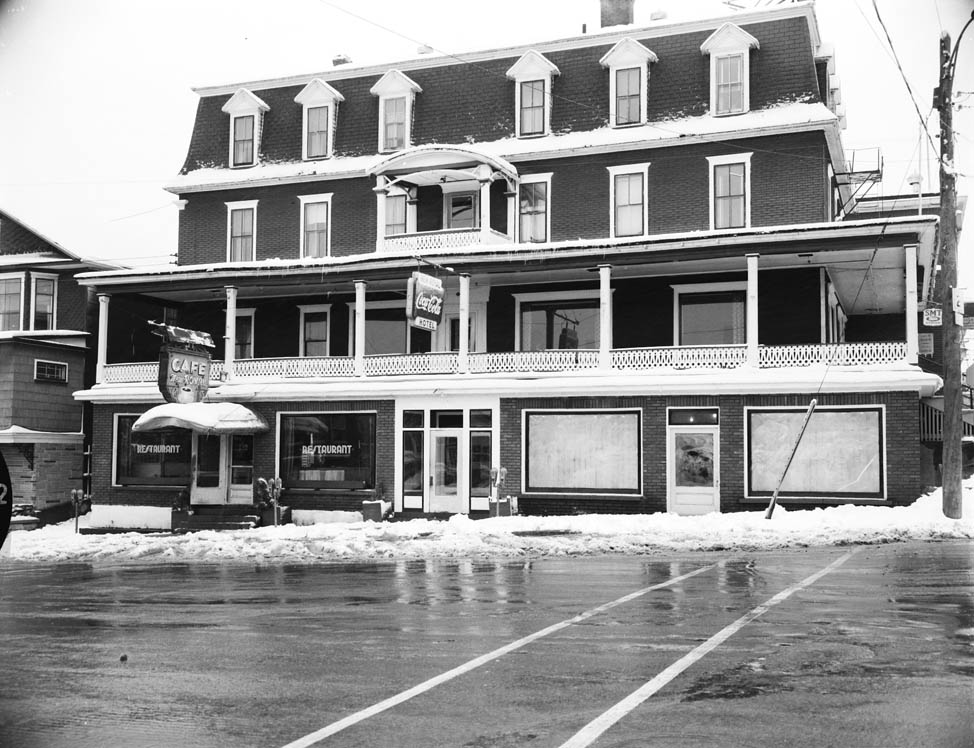 New Royal Hotel: Exterior front