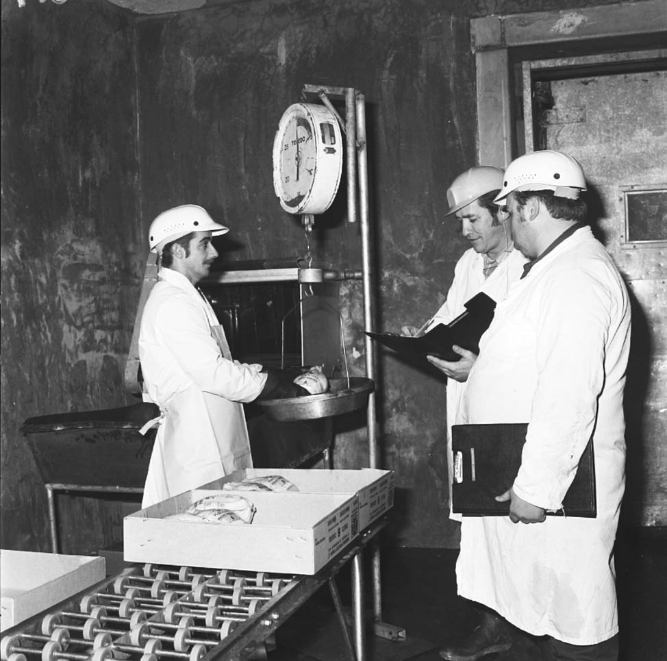 Nadeau Poultry: Exterior and interior: J. Pierre Ouellette visit